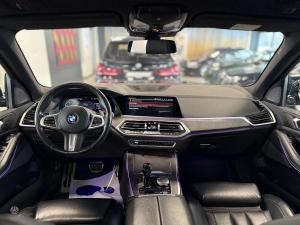 Black BMW X5 2019 in Klaipeda, with an engine capacity of 2.99 L and mileage of 208 thousand km for 45750 €, photo 4 on AUTOMOTO.COM.LV