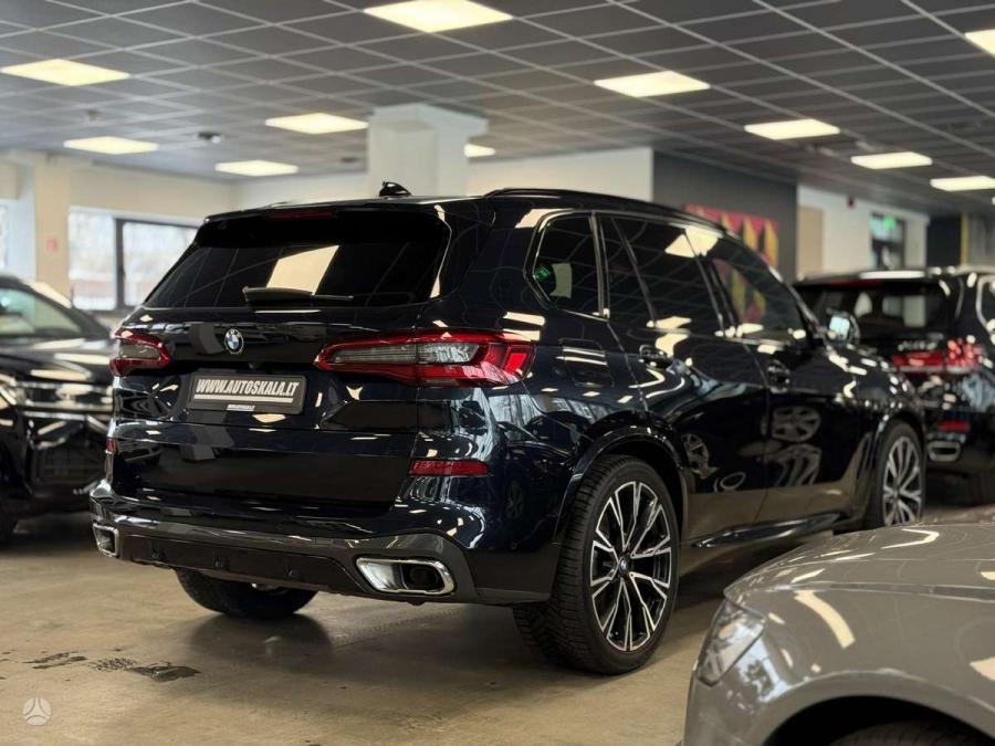 Black BMW X5 2019 in Klaipeda, with an engine capacity of 2.99 L and mileage of 208 thousand km for 45750 €, photo 13 on AUTOMOTO.COM.LV
