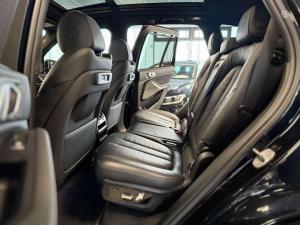 Black BMW X5 2019 in Klaipeda, with an engine capacity of 2.99 L and mileage of 208 thousand km for 45750 €, photo 34 on AUTOMOTO.COM.LV