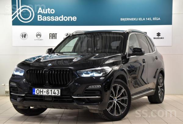 Melns BMW X5 2019 Rīga, ar dzinēja tilpumu 3.00 L un nobraukumu 115 tūkst. km par 40590 €, foto  vietnē AUTOMOTO.COM.LV