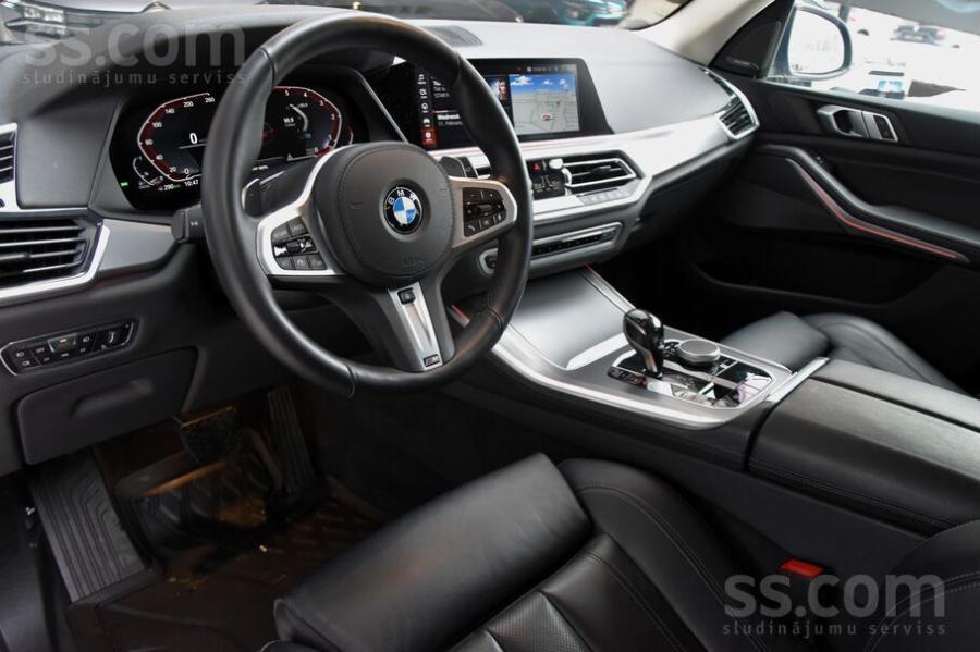 Black BMW X5 2019 in Riga, with an engine capacity of 3.00 L and mileage of 115 thousand km for 40590 €, photo 9 on AUTOMOTO.COM.LV
