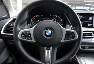 Black BMW X5 2019 in Riga, with an engine capacity of 3.00 L and mileage of 115 thousand km for 40590 €, photo 12 on AUTOMOTO.COM.LV
