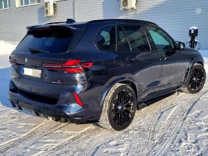 Black BMW X5 2019 in Vilnius, with an engine capacity of 3.00 L and mileage of 200 thousand km for 43999 €, photo 12 on AUTOMOTO.COM.LV