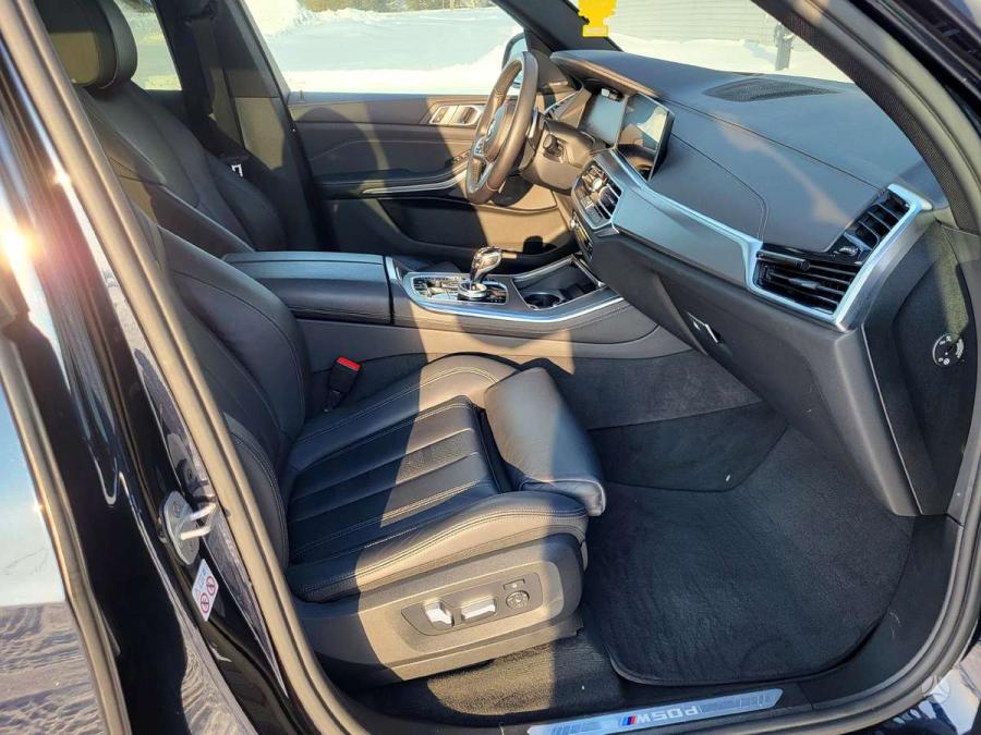 Black BMW X5 2019 in Vilnius, with an engine capacity of 3.00 L and mileage of 200 thousand km for 43999 €, photo 27 on AUTOMOTO.COM.LV