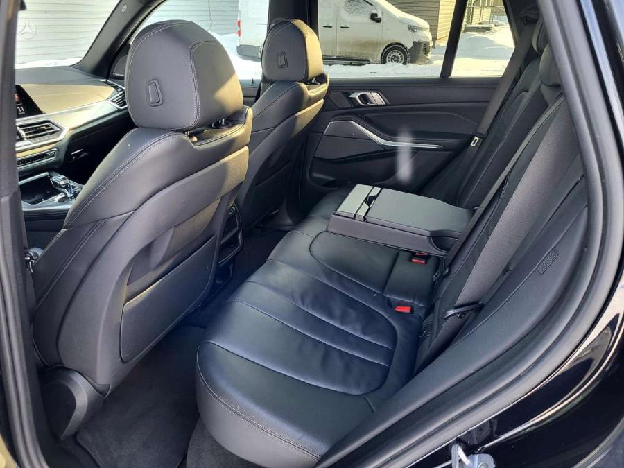 Black BMW X5 2019 in Vilnius, with an engine capacity of 3.00 L and mileage of 200 thousand km for 43999 €, photo 30 on AUTOMOTO.COM.LV