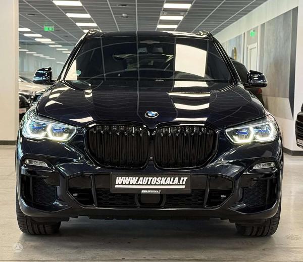 Black BMW X5 2019 in Klaipeda, with an engine capacity of 2.99 L and mileage of 220 thousand km for 43900 €, photo 7 on AUTOMOTO.COM.LV