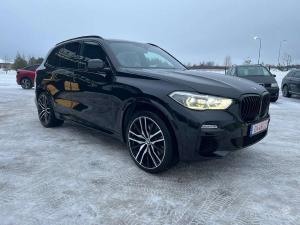 Black BMW X5 2019 in Vilnius, with an engine capacity of 4.40 L and mileage of 189 thousand km for 38500 €, photo 3 on AUTOMOTO.COM.LV