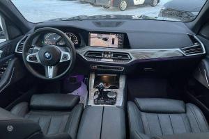 Black BMW X5 2019 in Vilnius, with an engine capacity of 4.40 L and mileage of 189 thousand km for 38500 €, photo 11 on AUTOMOTO.COM.LV