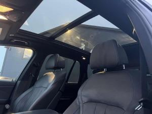 Black BMW X5 2019 in Vilnius, with an engine capacity of 4.40 L and mileage of 189 thousand km for 38500 €, photo 35 on AUTOMOTO.COM.LV