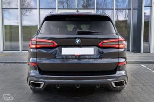Black BMW X5 2019 in Vilnius, with an engine capacity of 3.00 L and mileage of 241 thousand km for 34000 €, photo 5 on AUTOMOTO.COM.LV