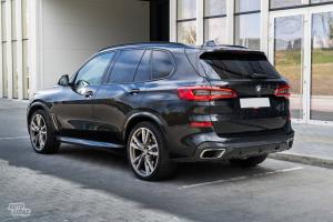 Black BMW X5 2019 in Vilnius, with an engine capacity of 3.00 L and mileage of 241 thousand km for 34000 €, photo 6 on AUTOMOTO.COM.LV