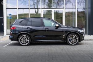 Black BMW X5 2019 in Vilnius, with an engine capacity of 3.00 L and mileage of 241 thousand km for 34000 €, photo 12 on AUTOMOTO.COM.LV