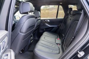 Black BMW X5 2019 in Vilnius, with an engine capacity of 3.00 L and mileage of 241 thousand km for 34000 €, photo 21 on AUTOMOTO.COM.LV