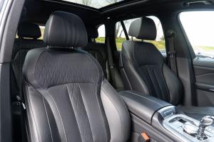 Black BMW X5 2019 in Vilnius, with an engine capacity of 3.00 L and mileage of 241 thousand km for 34000 €, photo 29 on AUTOMOTO.COM.LV