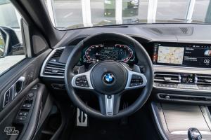 Black BMW X5 2019 in Vilnius, with an engine capacity of 3.00 L and mileage of 241 thousand km for 34000 €, photo 32 on AUTOMOTO.COM.LV