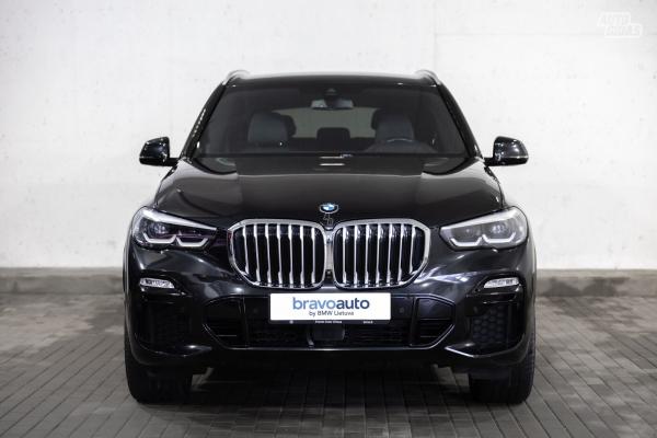 Melns BMW X5 2019 Viļņa, ar dzinēja tilpumu 3.00 L un nobraukumu 128 tūkst. km par 47671 €, foto 2 vietnē AUTOMOTO.COM.LV