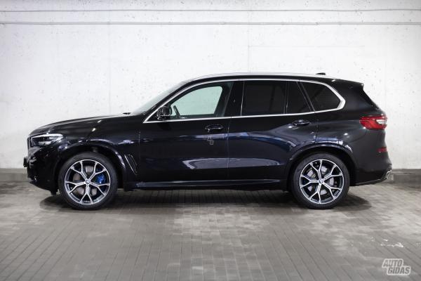 Melns BMW X5 2019 Viļņa, ar dzinēja tilpumu 3.00 L un nobraukumu 128 tūkst. km par 47671 €, foto 4 vietnē AUTOMOTO.COM.LV