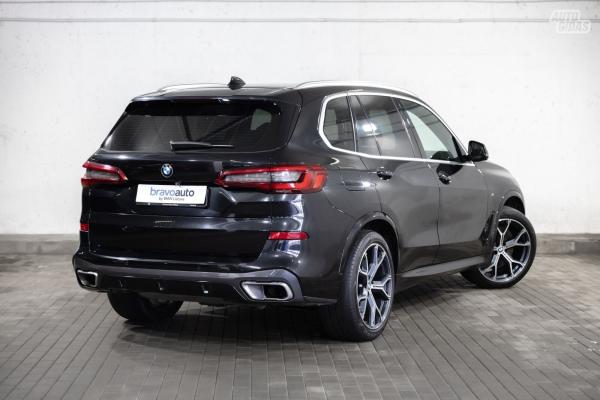 Melns BMW X5 2019 Viļņa, ar dzinēja tilpumu 3.00 L un nobraukumu 128 tūkst. km par 47671 €, foto 10 vietnē AUTOMOTO.COM.LV