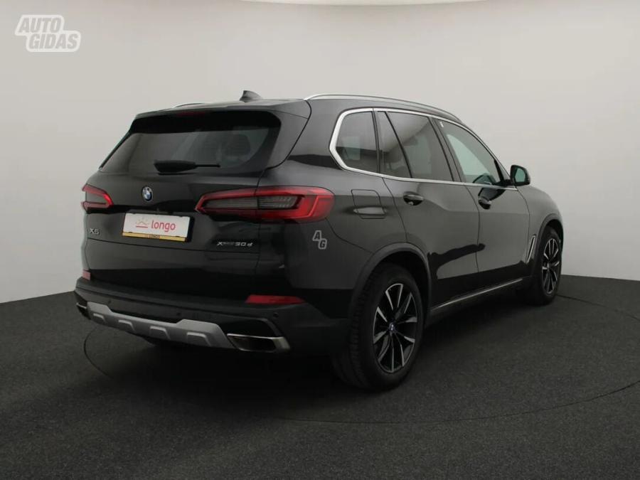 Melns BMW X5 2019 Viļņa, ar dzinēja tilpumu 3.00 L un nobraukumu 154 tūkst. km par 40999 €, foto 9 vietnē AUTOMOTO.COM.LV
