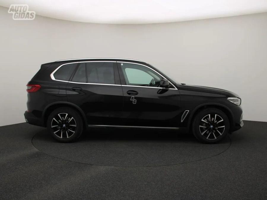 Melns BMW X5 2019 Viļņa, ar dzinēja tilpumu 3.00 L un nobraukumu 154 tūkst. km par 40999 €, foto 10 vietnē AUTOMOTO.COM.LV