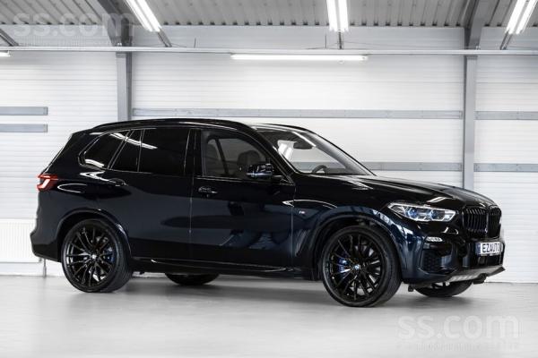 Black BMW X5 2019 in Tukums, with an engine capacity of 3.00 L and mileage of 0 thousand km for 43990 €, photo 5 on AUTOMOTO.COM.LV