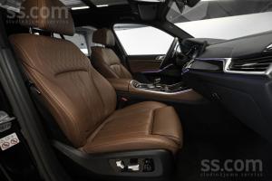 Melns BMW X5 2019 Tukums, ar dzinēja tilpumu 3.00 L un nobraukumu 0 tūkst. km par 43990 €, foto 14 vietnē AUTOMOTO.COM.LV