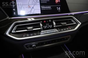 Melns BMW X5 2019 Tukums, ar dzinēja tilpumu 3.00 L un nobraukumu 0 tūkst. km par 43990 €, foto 21 vietnē AUTOMOTO.COM.LV