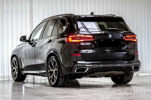 Melns BMW X5 2019 Tukums, ar dzinēja tilpumu 3.00 L un nobraukumu 0 tūkst. km par 47777 €, foto 3 vietnē AUTOMOTO.COM.LV