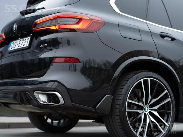 Black BMW X5 2019 in Riga, with an engine capacity of 3.00 L and mileage of 64 thousand km for 44000 €, photo 1 on AUTOMOTO.COM.LV