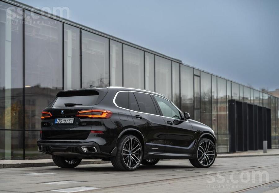 Melns BMW X5 2019 Rīga, ar dzinēja tilpumu 3.00 L un nobraukumu 64 tūkst. km par 44000 €, foto 4 vietnē AUTOMOTO.COM.LV