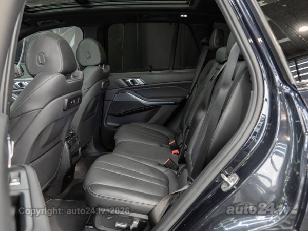 Black BMW X5 2019 in Tallinn, with an engine capacity of 3.00 L and mileage of 95 thousand km for 46900 €, photo 8 on AUTOMOTO.COM.LV