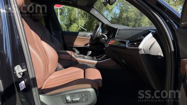 Black BMW X5 2019 in Riga, with an engine capacity of 3.00 L and mileage of 198 thousand km for 39000 €, photo 10 on AUTOMOTO.COM.LV