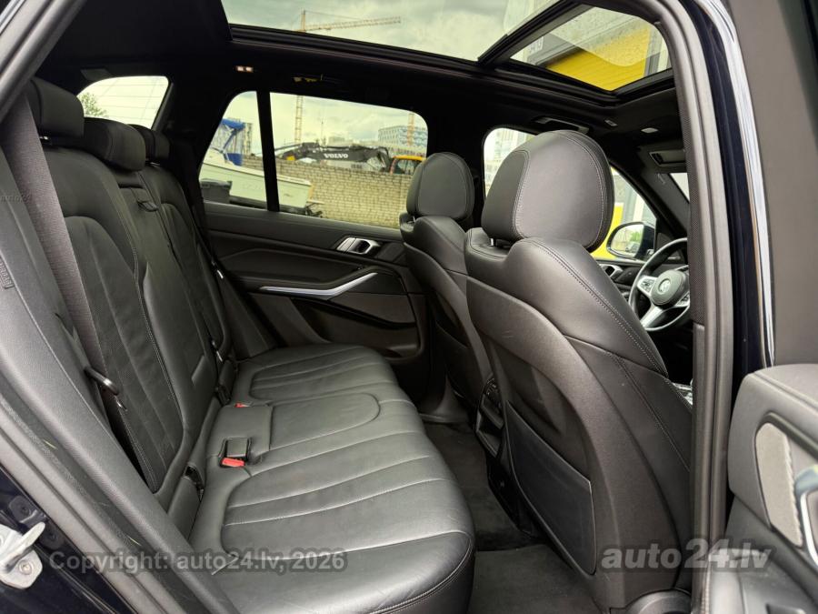 Melns BMW X5 2019 Tallina, ar dzinēja tilpumu 3.00 L un nobraukumu 163 tūkst. km par 44900 €, foto 13 vietnē AUTOMOTO.COM.LV