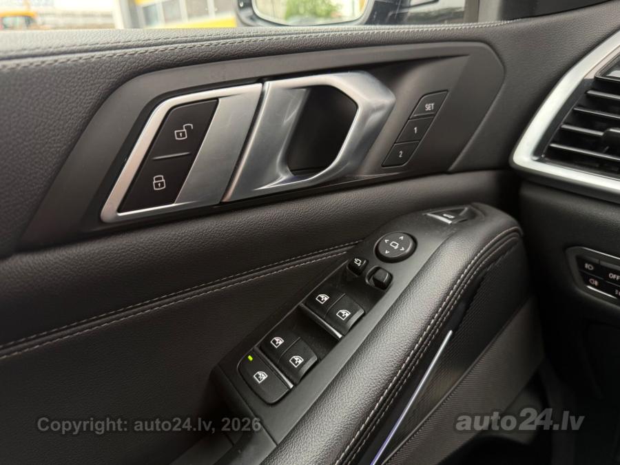 Melns BMW X5 2019 Tallina, ar dzinēja tilpumu 3.00 L un nobraukumu 163 tūkst. km par 44900 €, foto 18 vietnē AUTOMOTO.COM.LV