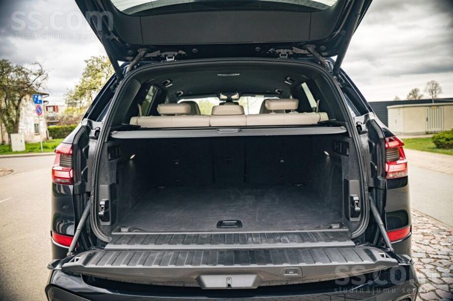 Melns BMW X5 2019 Rīga, ar dzinēja tilpumu 3.00 L un nobraukumu 159 tūkst. km par 42990 €, foto 24 vietnē AUTOMOTO.COM.LV