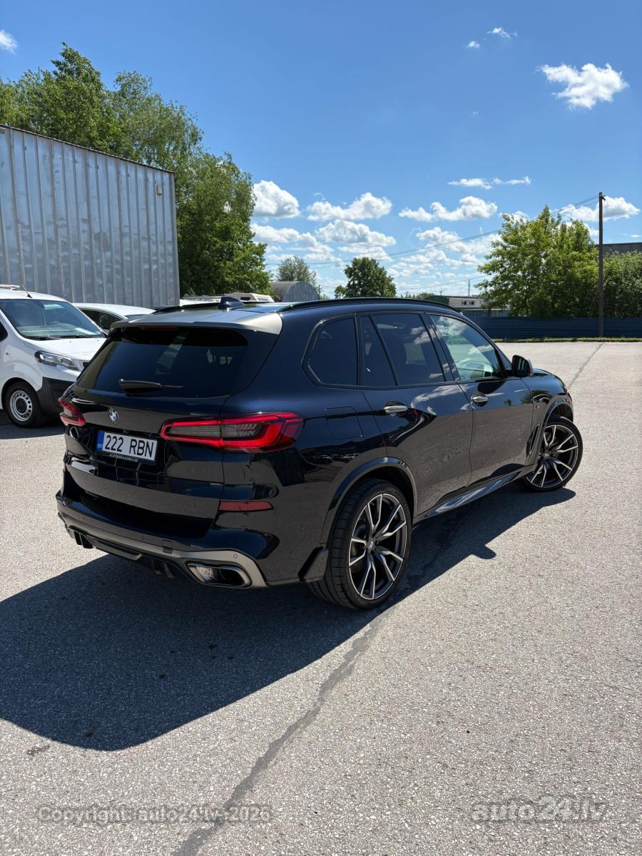 Black BMW X5 2019 in Tallinn, with an engine capacity of 3.00 L and mileage of 122 thousand km for 51900 €, photo 3 on AUTOMOTO.COM.LV