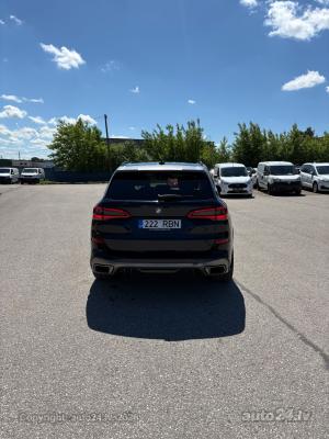 Black BMW X5 2019 in Tallinn, with an engine capacity of 3.00 L and mileage of 122 thousand km for 51900 €, photo 5 on AUTOMOTO.COM.LV