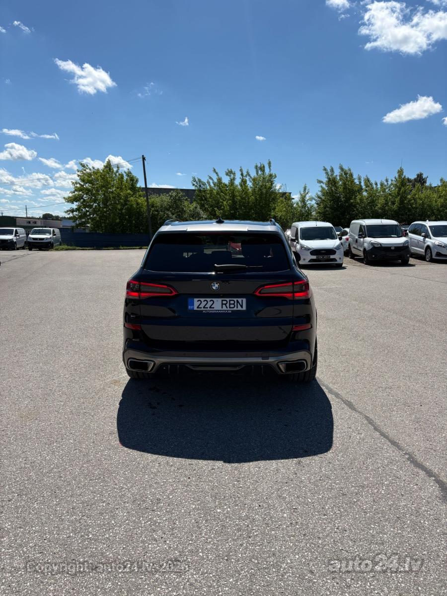 Black BMW X5 2019 in Tallinn, with an engine capacity of 3.00 L and mileage of 122 thousand km for 51900 €, photo 5 on AUTOMOTO.COM.LV
