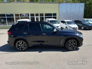 Black BMW X5 2019 in Tallinn, with an engine capacity of 3.00 L and mileage of 122 thousand km for 51900 €, photo 8 on AUTOMOTO.COM.LV