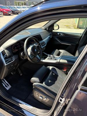 Black BMW X5 2019 in Tallinn, with an engine capacity of 3.00 L and mileage of 122 thousand km for 51900 €, photo 10 on AUTOMOTO.COM.LV
