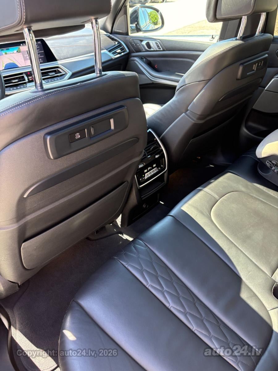 Black BMW X5 2019 in Tallinn, with an engine capacity of 3.00 L and mileage of 122 thousand km for 51900 €, photo 19 on AUTOMOTO.COM.LV