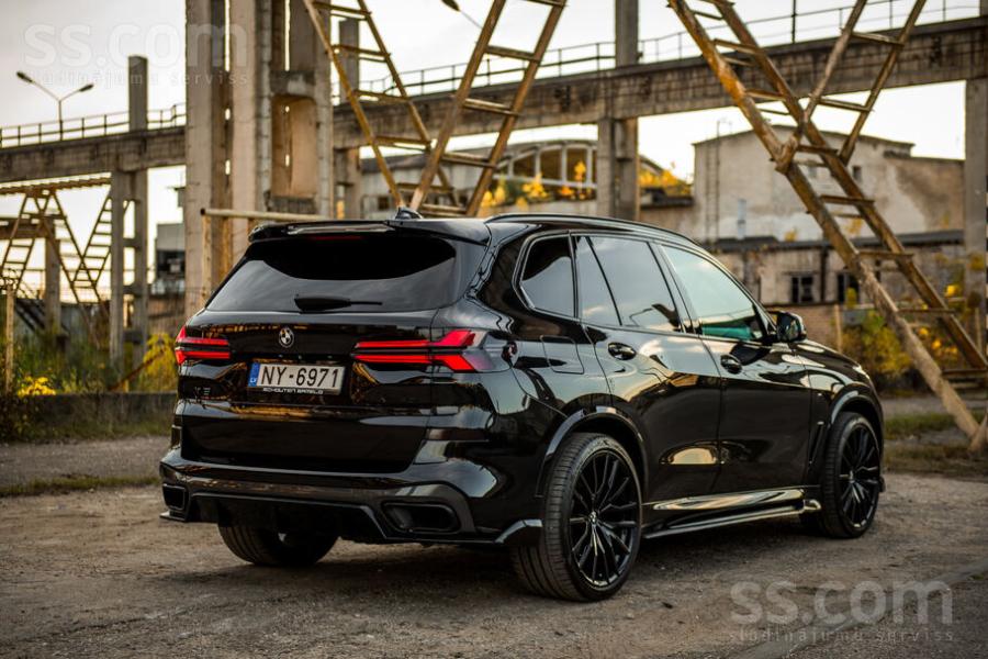 Black BMW X5 2019 in Daugavpils, with an engine capacity of 3.00 L and mileage of 176 thousand km for 47900 €, photo 3 on AUTOMOTO.COM.LV