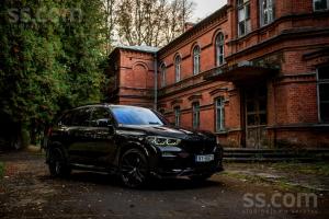 Black BMW X5 2019 in Daugavpils, with an engine capacity of 3.00 L and mileage of 176 thousand km for 47900 €, photo 5 on AUTOMOTO.COM.LV