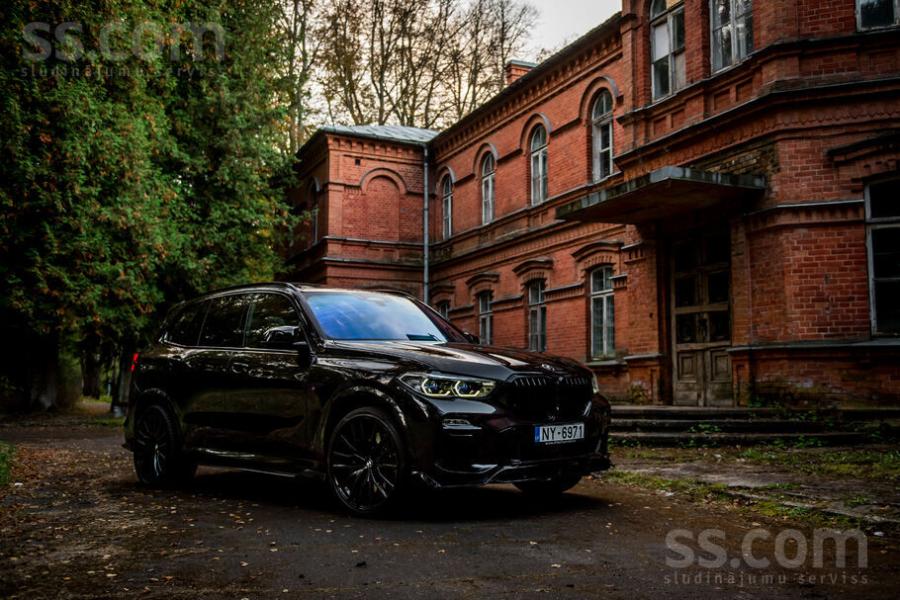 Black BMW X5 2019 in Daugavpils, with an engine capacity of 3.00 L and mileage of 176 thousand km for 47900 €, photo 5 on AUTOMOTO.COM.LV
