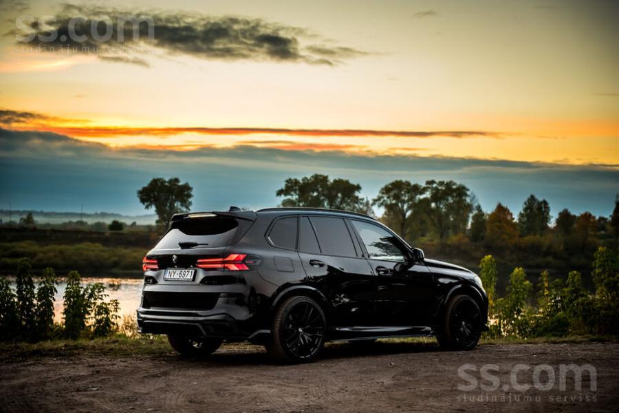 Black BMW X5 2019 in Daugavpils, with an engine capacity of 3.00 L and mileage of 176 thousand km for 47900 €, photo 7 on AUTOMOTO.COM.LV