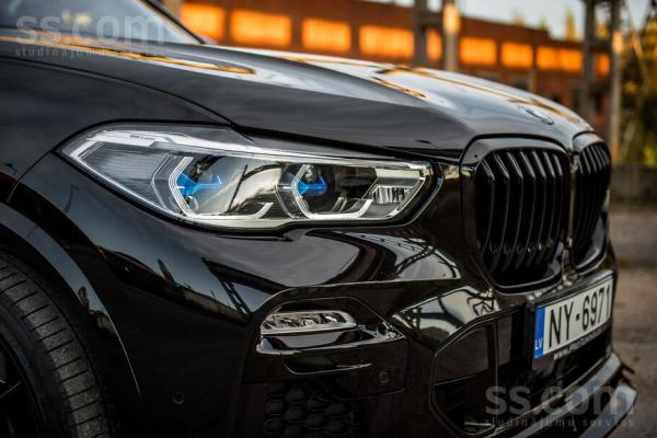 Black BMW X5 2019 in Daugavpils, with an engine capacity of 3.00 L and mileage of 176 thousand km for 47900 €, photo 7 on AUTOMOTO.COM.LV