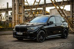 Black BMW X5 2019 in Daugavpils, with an engine capacity of 3.00 L and mileage of 176 thousand km for 47900 €, photo 10 on AUTOMOTO.COM.LV