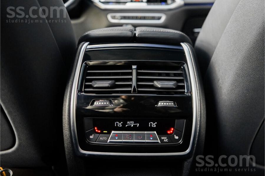 Black BMW X5 2019 in Daugavpils, with an engine capacity of 3.00 L and mileage of 176 thousand km for 47900 €, photo 28 on AUTOMOTO.COM.LV