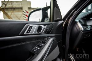 Black BMW X5 2019 in Daugavpils, with an engine capacity of 3.00 L and mileage of 176 thousand km for 47900 €, photo 36 on AUTOMOTO.COM.LV