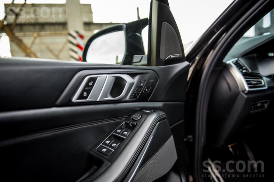 Black BMW X5 2019 in Daugavpils, with an engine capacity of 3.00 L and mileage of 176 thousand km for 47900 €, photo 36 on AUTOMOTO.COM.LV